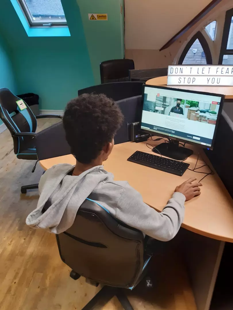 New computer suite helps young homeless people stay connected | The ...